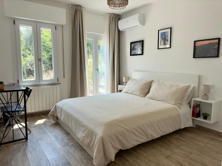Camera Moderna Con Bagno Privato In B&b - Villa Santa Maria