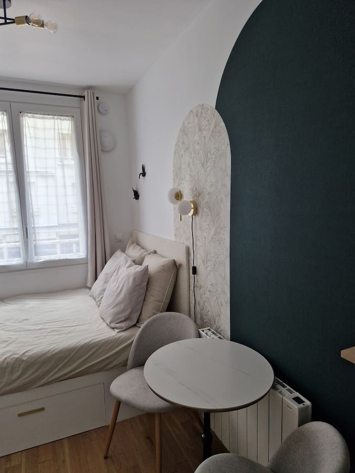 Tiny House In Paris - Paris