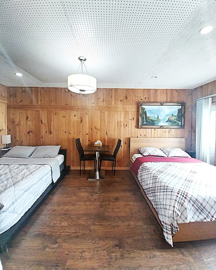 Pine & Cedar - Spacious & Clean With 2 Queen Beds - Mississauga
