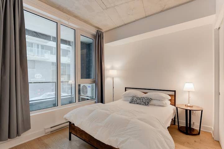1 Bedroom Condo In Griffintown Adjacent To Canal - Brossard