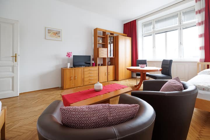 Einfaches, Günstiges Apartment Bei U-bahn Station - Vienna