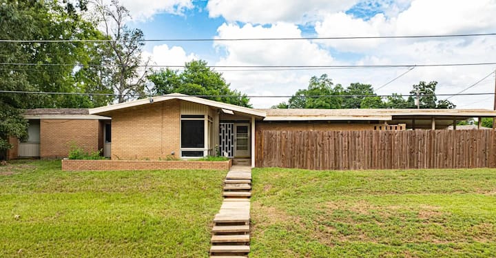 The 903 Getaway - Longview, TX