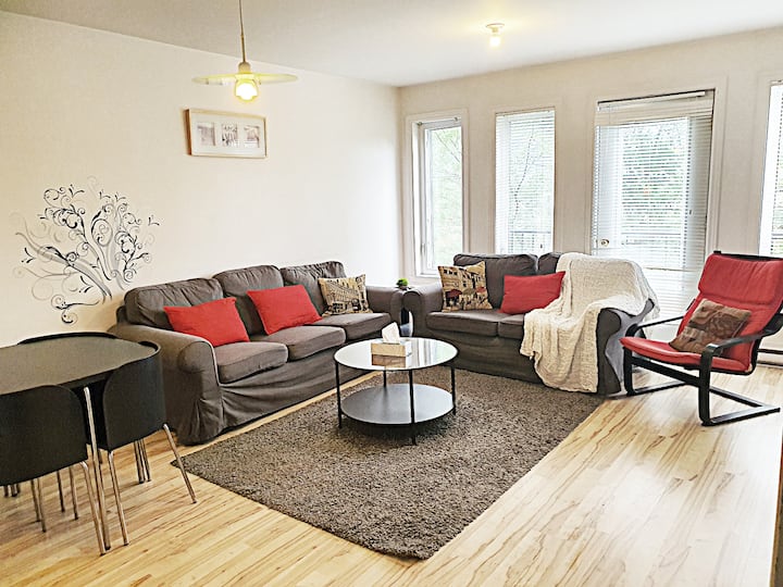 3 Bedrooms Large Apartment - Self Check-in - Lasalle