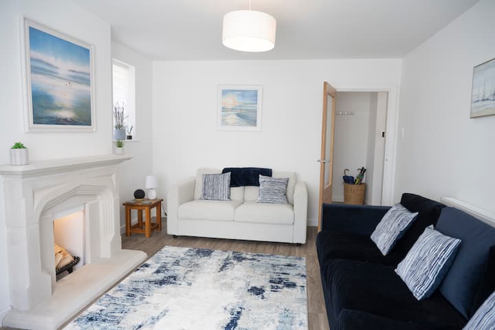 Ty Glan Y Mor Porthcawl
3 Bedroom Sleeping Up To 6 - Porthcawl
