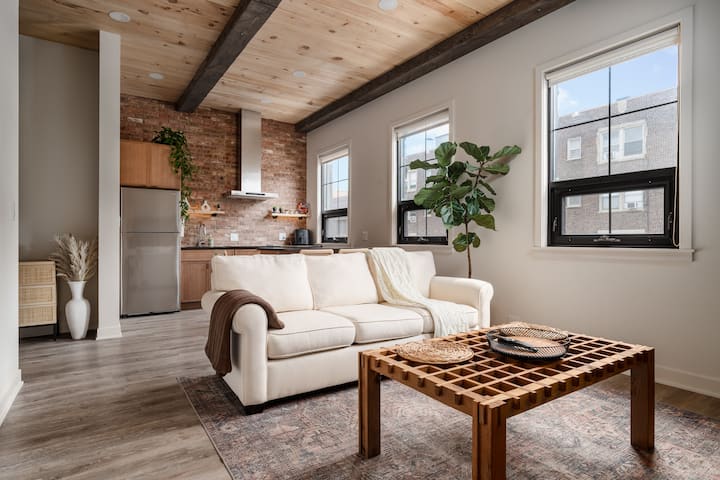Modern 1br • King Bed • Parking • Walk 2 Blue Line - Chicago