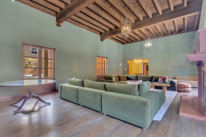 Female-only Private Room Across From Ucla - Los Angeles, CA