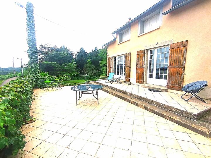 Superbe Maison En Pierres Au Cœur De La Campagne - Nièvre