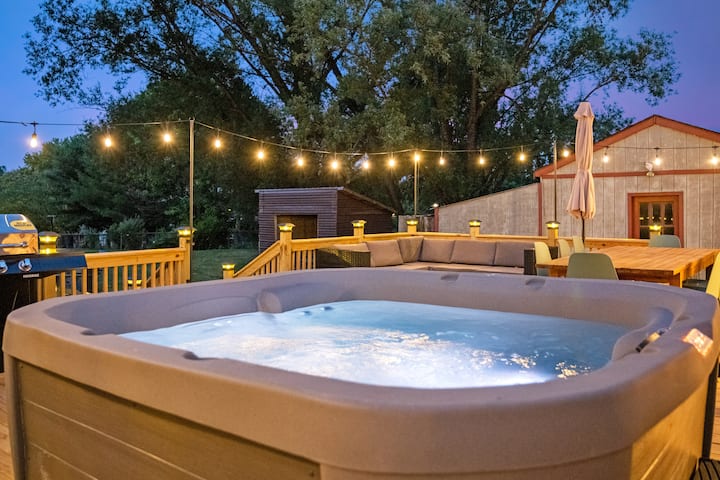 10min To Nrg | Hot Tub | Sauna | Firepit | 4br 3ba - Fayetteville, WV