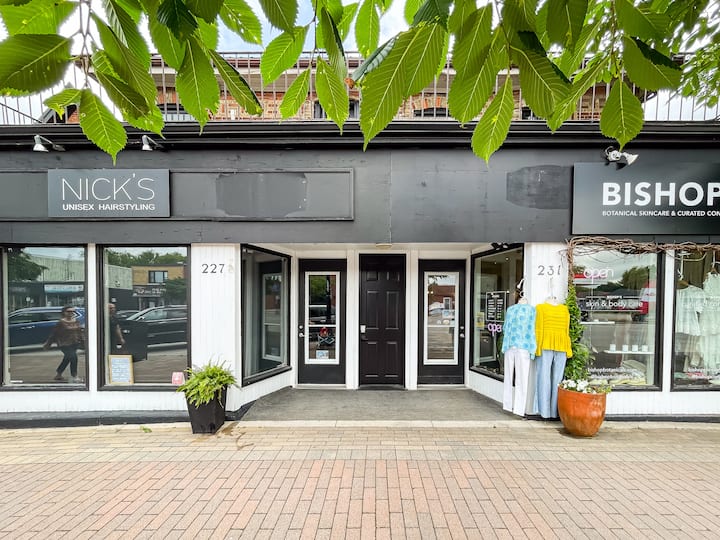 Spacious Apartment In Downtown Collingwood - Collingwood