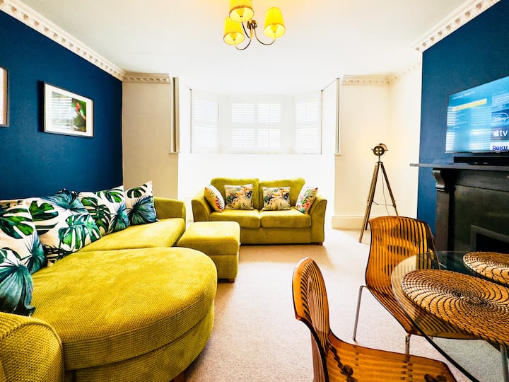 Spacious Apartment With Superking Bed - Brístol