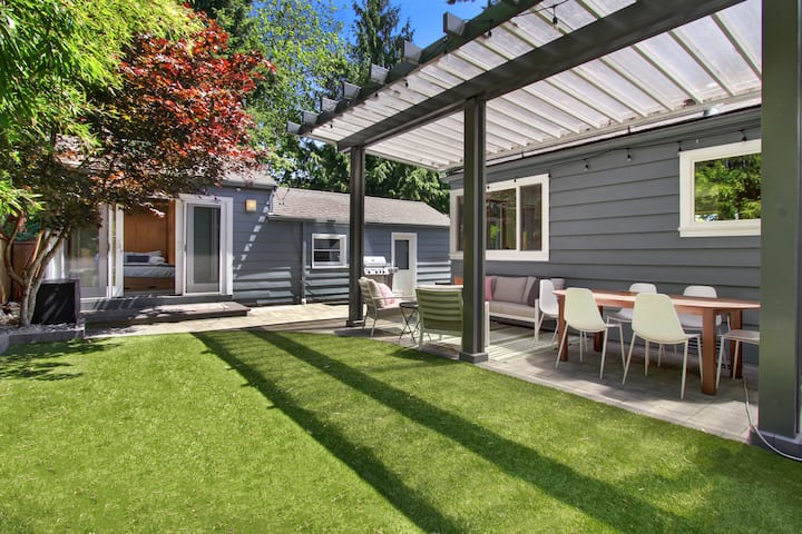 New! Family & Dog-friendly Paradise W/ Guest Suite - Seattle, WA
