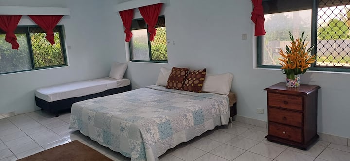 Elluk Whispering Apartments - Vanuatu