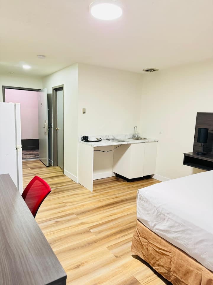 Corporate Kitchenette Room At Ramada - Dawson Creek