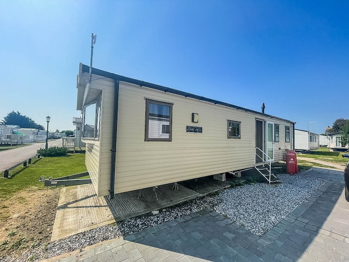 Lovely Caravan At Steeple Bay, Essex Ref 36046e - Essex