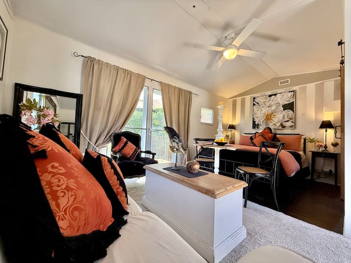 Welcome To Masquerade - Lilydale