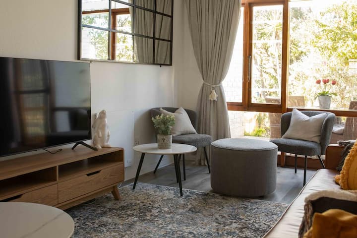 Your Own Space In The Leafy Cape - Cape Town