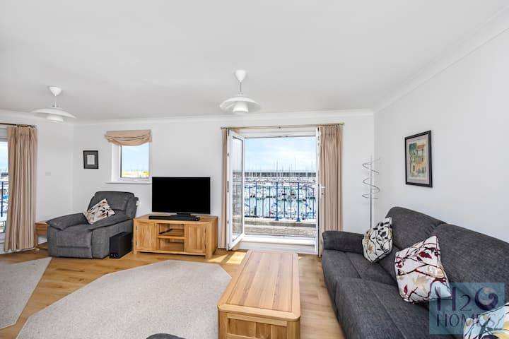 Impressive Penthouse, Parking Terrace & Balcony - Rottingdean