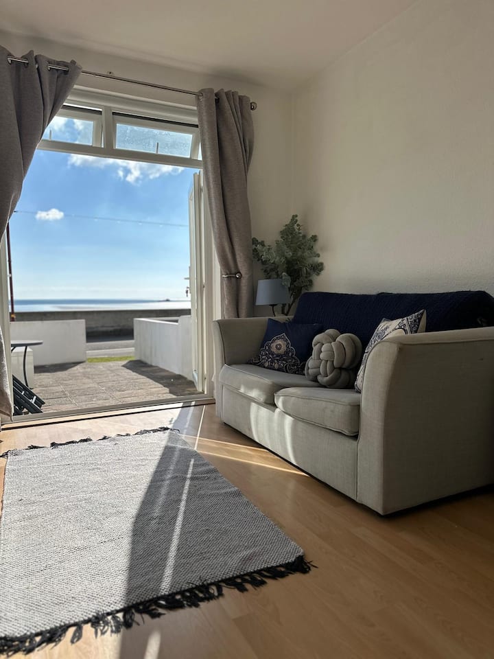Beach Front With Patio 3 Seashell Apt - Jersey