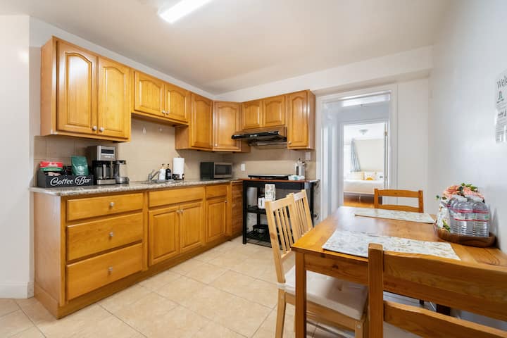 2bd/2ba Unit Near Golden Gate Park & Free Parking - San Francisco, CA