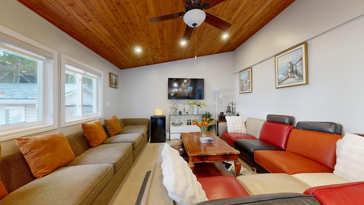Private Waterfront Cottage At Lake Simcoe - Kawartha Lakes