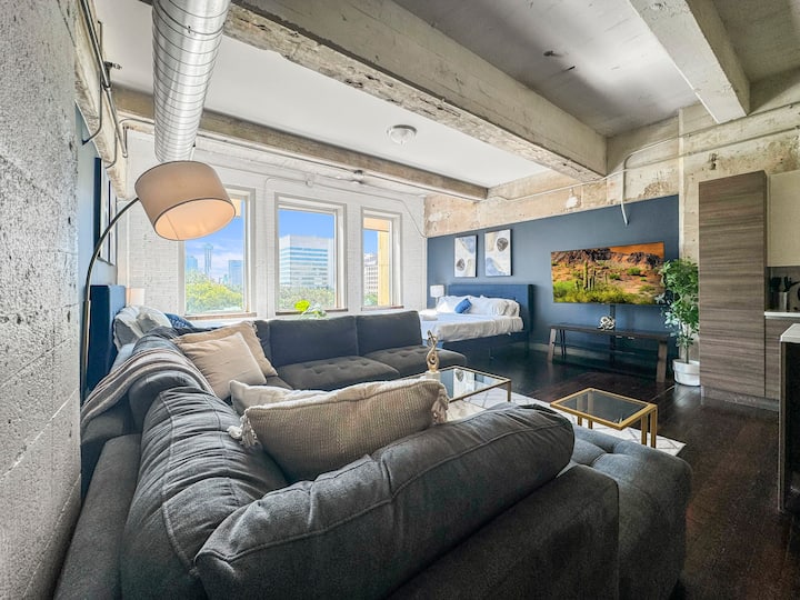 Luxury 1bd | Dt Dallas | Sleeps 6 | Free Parking - Dallas, TX