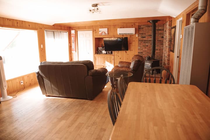 Gorgeous Waterfront Cottage B - Gravenhurst