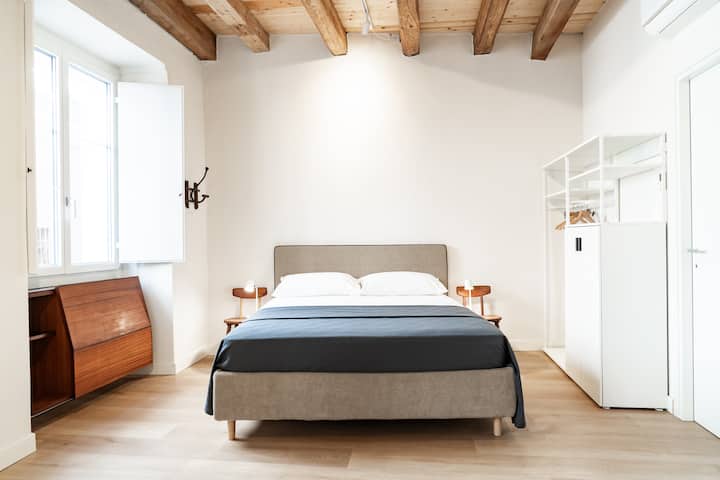 Palazzotto Due Leoni, New And Tasteful In Castello - Cagliari