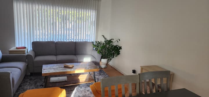$150/day - Clean 1 Bedroom 1 Full Bath House - Long Beach, CA
