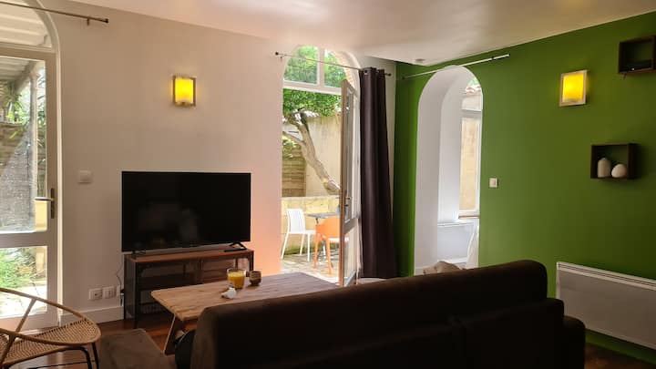 Jardin Au Cœur Du Centre-ville. - ibis Styles La Rochelle Centre