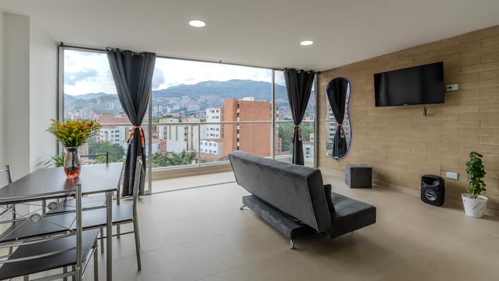 Apartamento, Parqueadero Y Piscina En Laureles - Medellín
