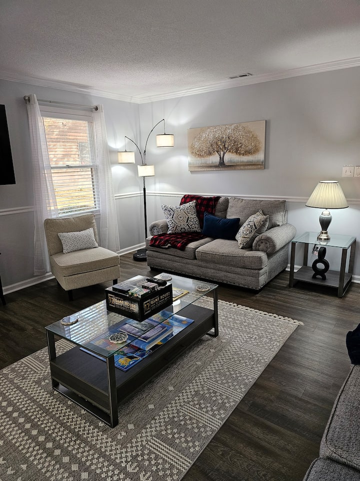 3-bedrooms Townhouse Near High Point University. - High Point, NC