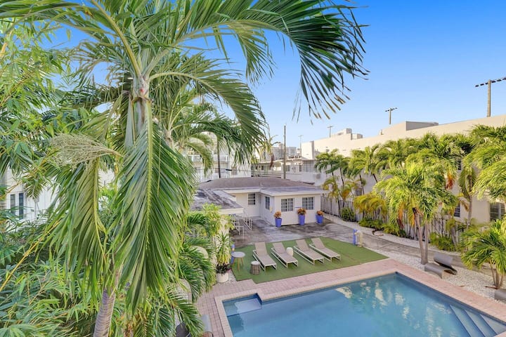 Amazing 4 Bedroom 2 Bath Apt. With Pool - Miami Beach, FL