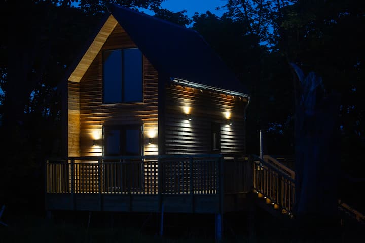 Romantic Scandi Treehouse With Outdoor Bath - Anstruther