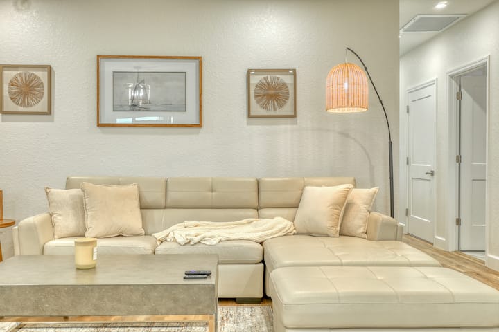 Waterfront Escape | Sleeps 7, Close To The Ocean - Englewood