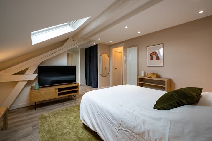 L’ētape : Grand Et Chaleureux Studio, Centre-ville - Épernay