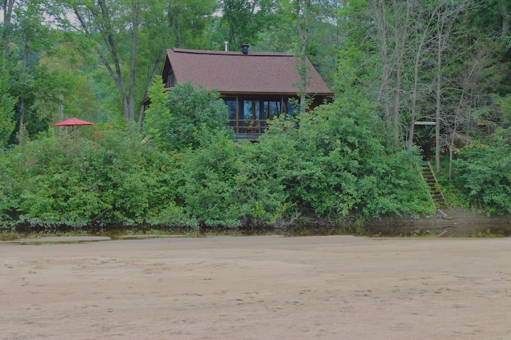 Cozy Log Cabin By The River - Laurentides