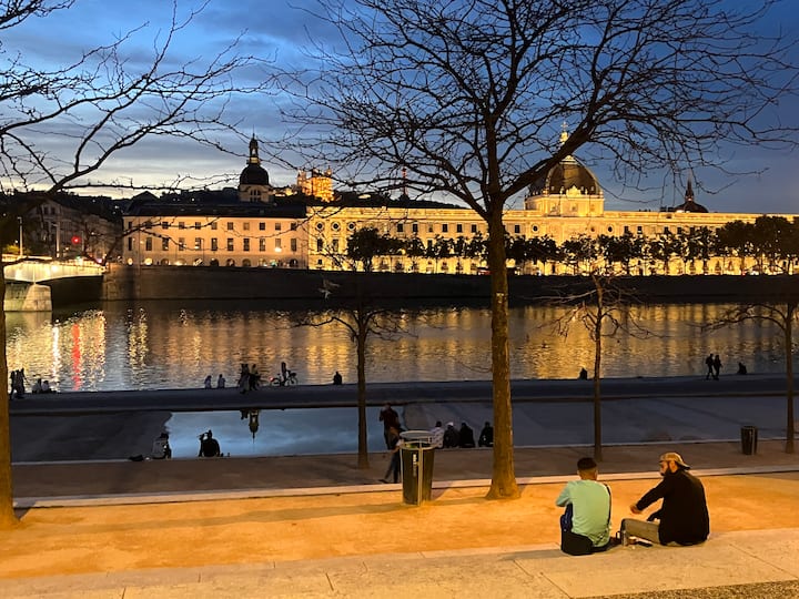 Le Calme Près Des Quais - Lyon