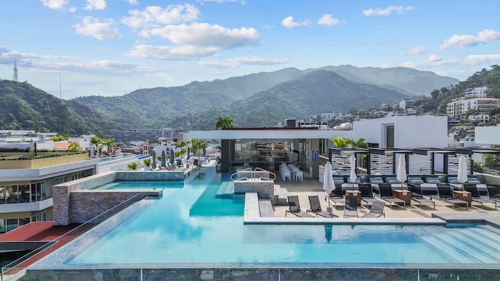 1br W/ Rooftop Pool, Bar + City Views | Old Town - Puerto Vallarta
