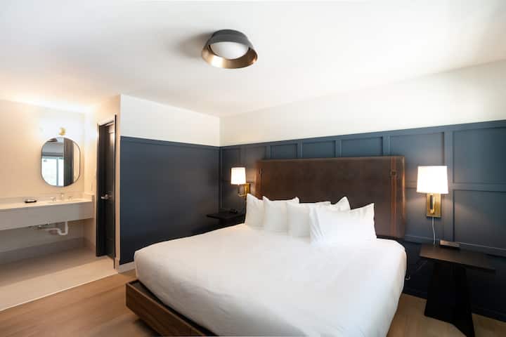 Hotel Sylva - King Room - Sylva, NC