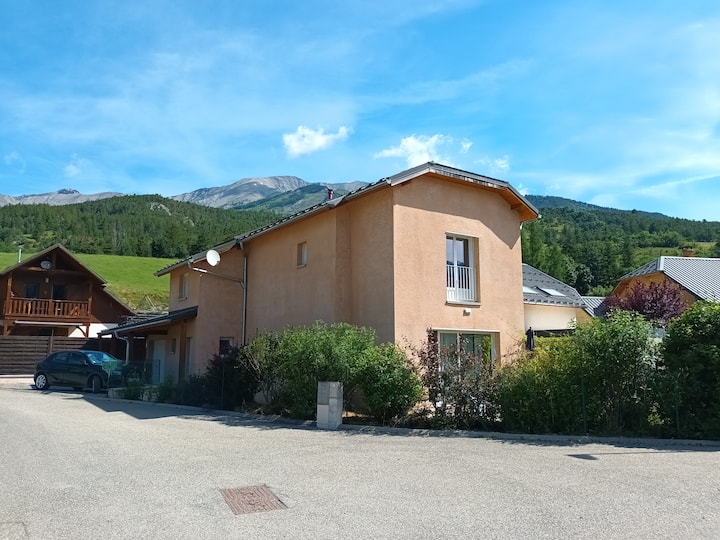 Belle Maison Récente- Barcelonnette-3 Ch-2sdb - Barcelonnette