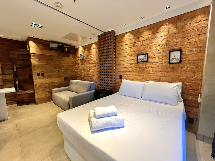 Apto Com Varanda E Lava E Seca Perto Da Esplanada - Brasília