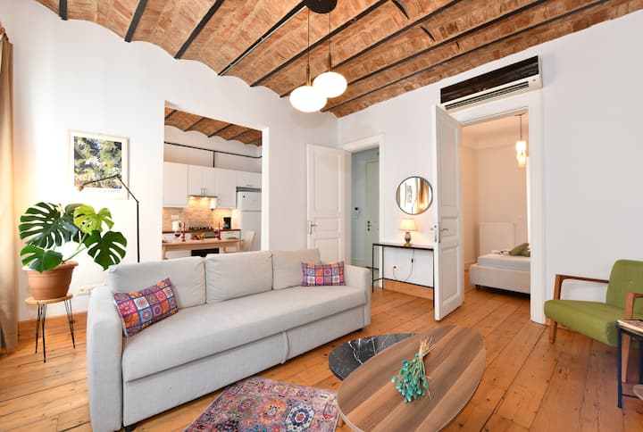Charming Flat &Retro Design &A.c. @Galata - İstanbul