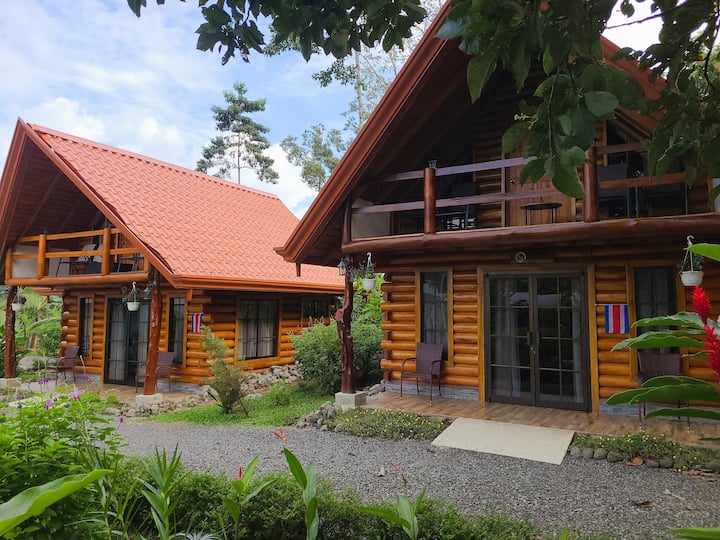 Your Cozy Wooden Chalet In La Fortuna - La Fortuna