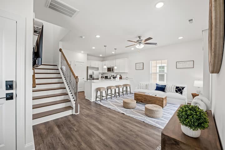 Luxury, Modern, Peaceful Retreat By The Beach! - Myrtle Beach, SC