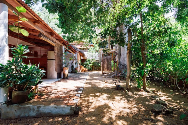 Templokapok - Down Town House Walking Distance - Mazunte