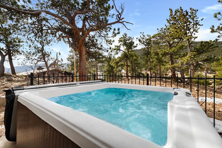 Hot Tub Cabin W/ Views • Private 3br On 2 Acres - Estes Park, CO