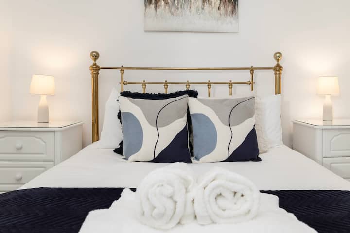Central•king Beds•netflix•sky•beach•fast Wifi! - ホヴ