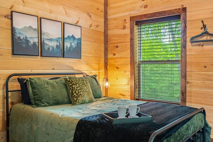 Charming Cabin/wooded Views/hot Tub/fire Pit/wifi - Douglas Lake, TN