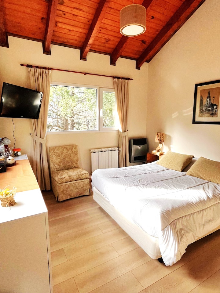 Bed & Breakfast En El Bosque Con Baño Privado - Bariloche