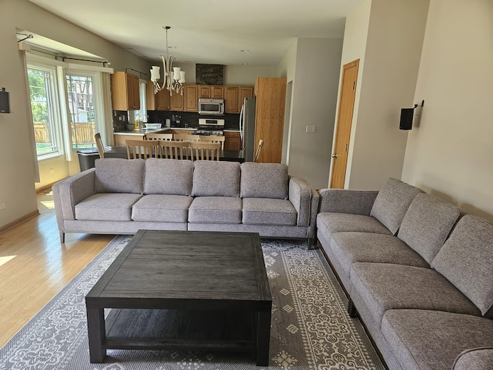 Big 5br 3.5ba Game Rm Prime Location Minutes To Dt - Elmhurst, IL